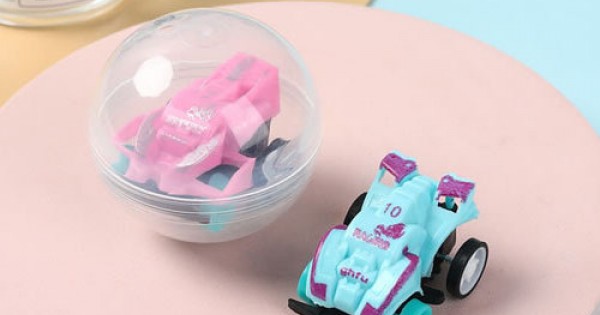 Gacha Capsule Gashapon with 4-wheel Pull Back Toy Car